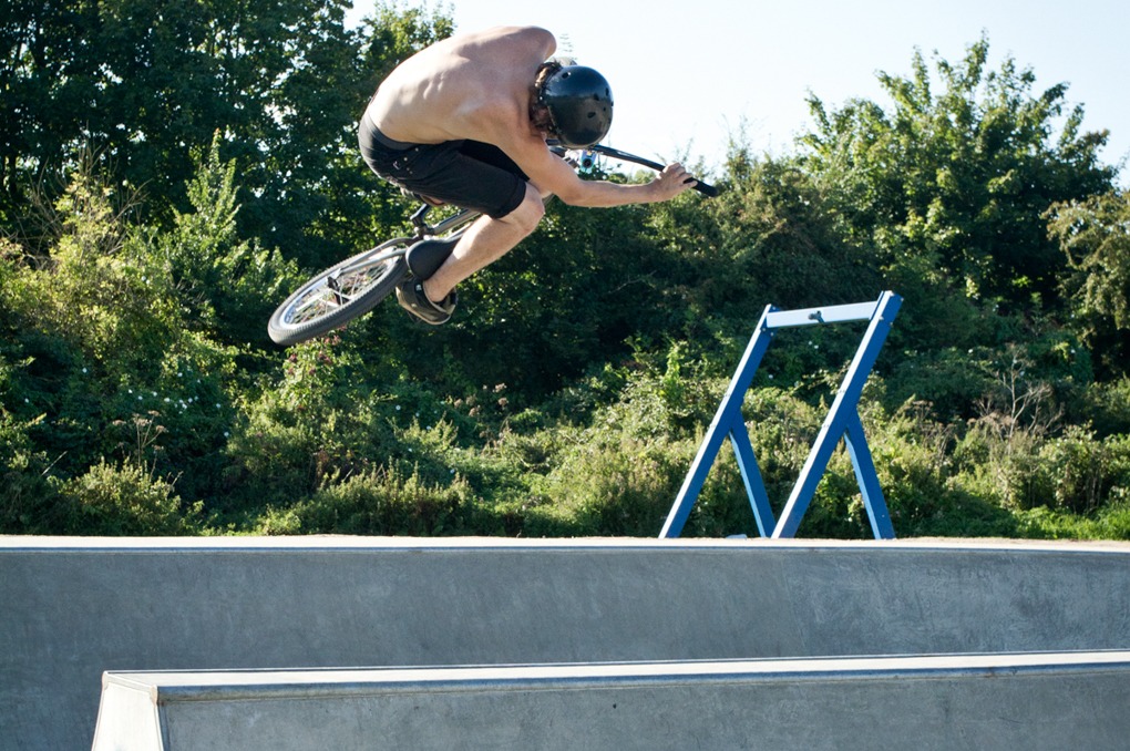 BMX BASICS: How to 360 Table - A Timeless Trick | Ri...