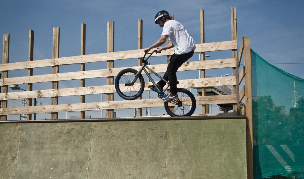BMX BASICS: How to Tyretap on a Quarter Pipe | Ride ...