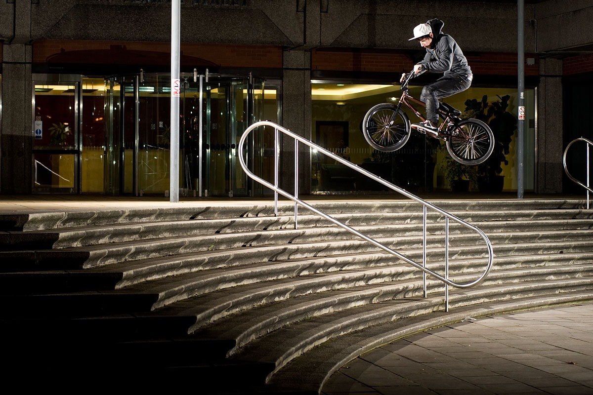 Issue 124 Jan 09: The Harry Main Interview | Ride UK...