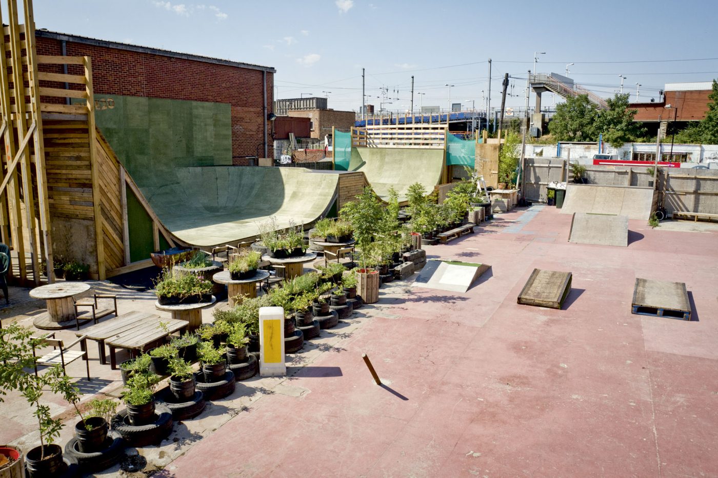 SPOT CHECK: Frontside Gardens Skatepark | Ride UK BMX