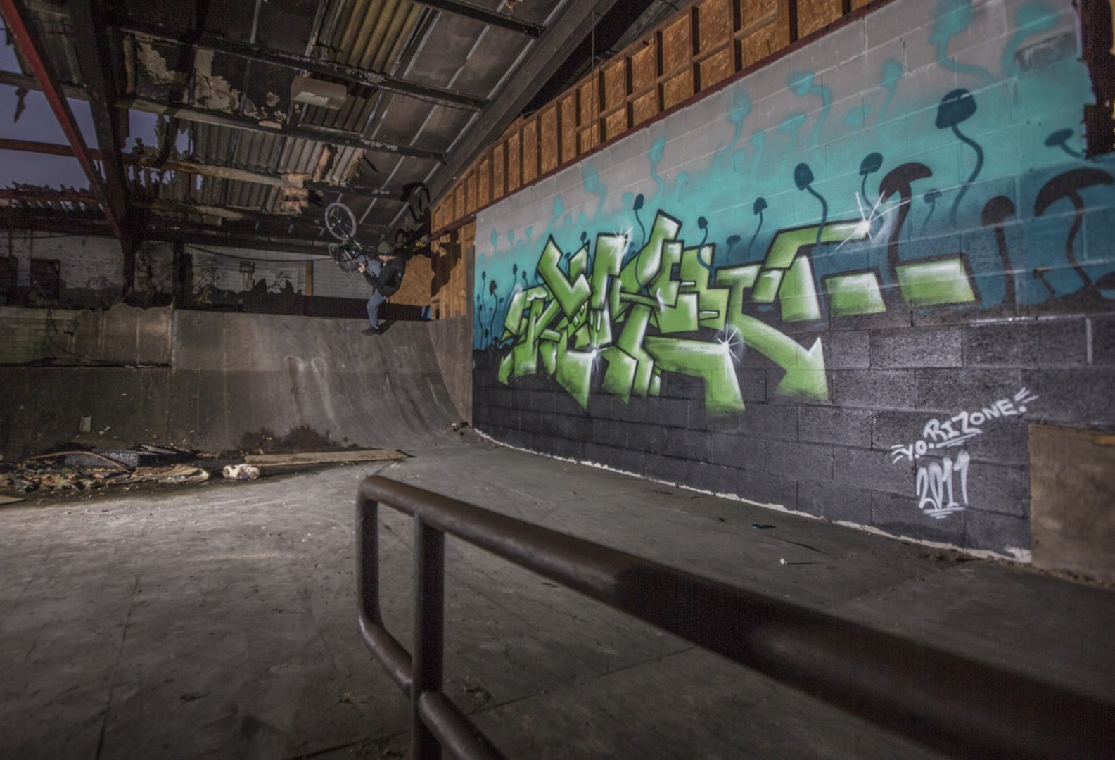 DERELICT: Exploring an Abandoned Skatepark | Ride UK...