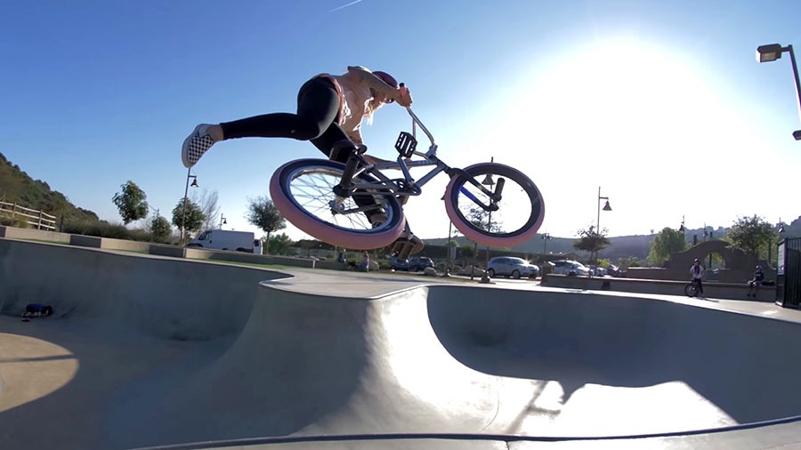 WOMENS BMX: Angie Marino & Perris Benegas on Cul...