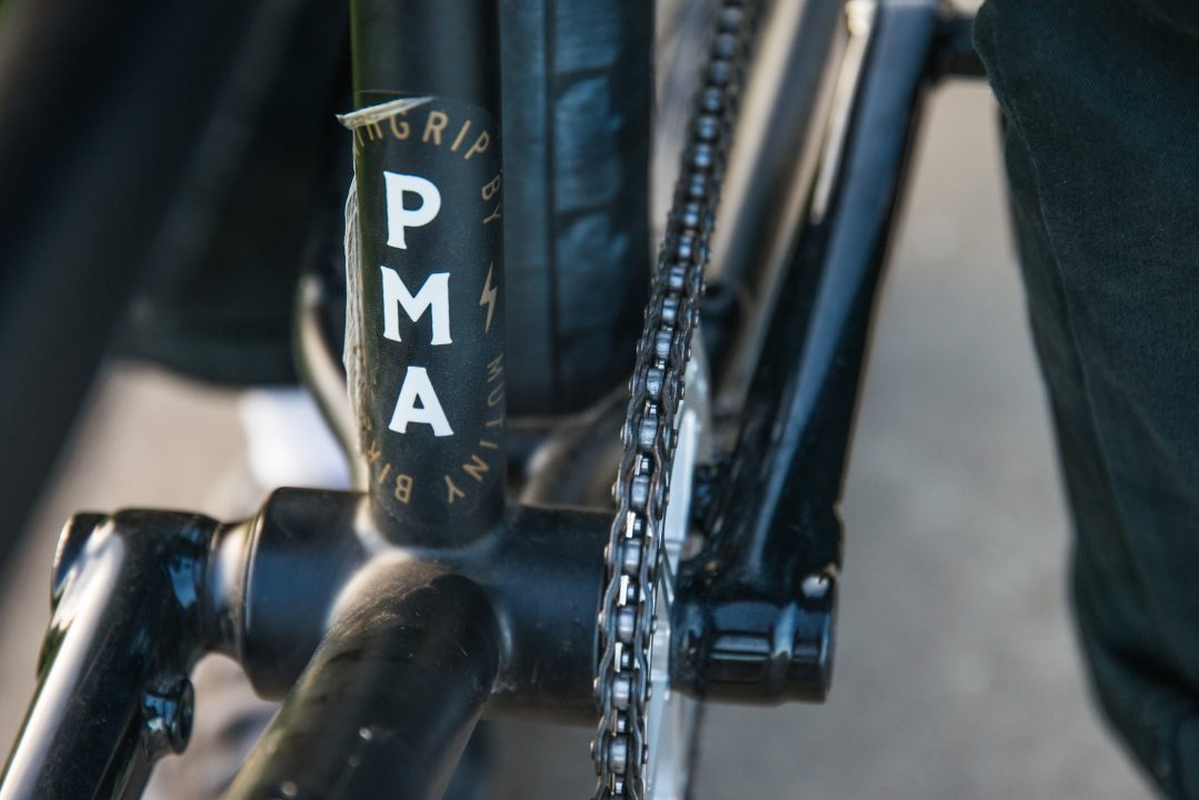 BIKE CHECK: Tom Russell - Mutiny Death Grip - Ride U...