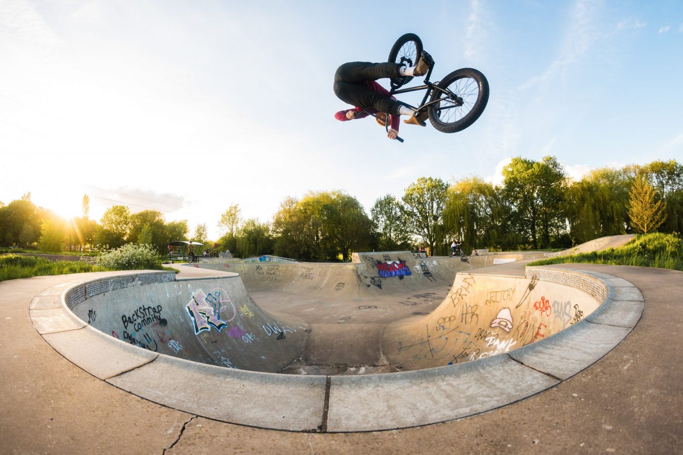 BIKE CHECK: Tom Russell - Mutiny Death Grip - Ride U...