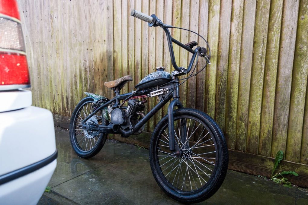 MOTORISED BMX: Two stroke engine + BMX = fun machine